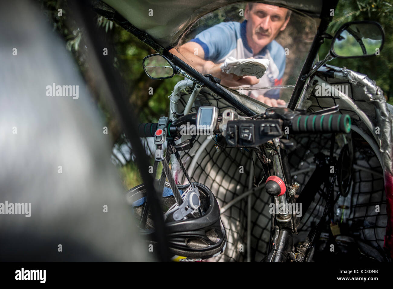 Human occupied vehicle hi-res stock photography and images - Alamy