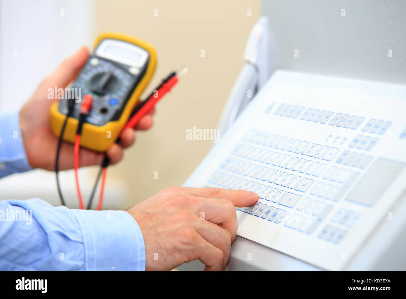 Engineer inspection industrial hi-res stock photography and images - Alamy