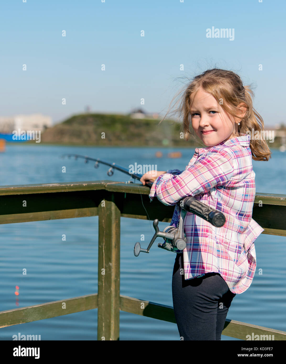 Girl child kid fishing hi-res stock photography and images - Alamy