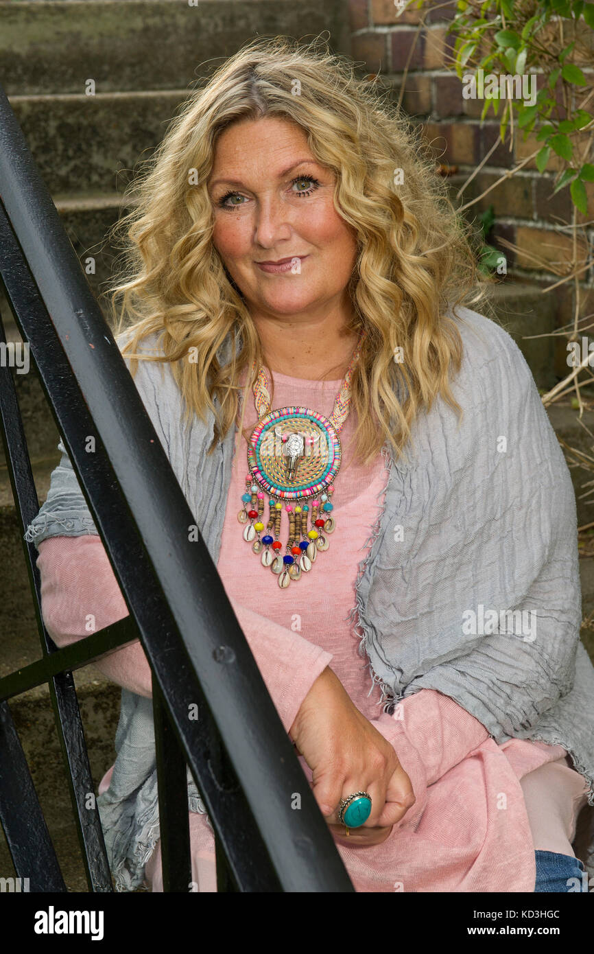 Author Amanda Prowse Stock Photo - Alamy