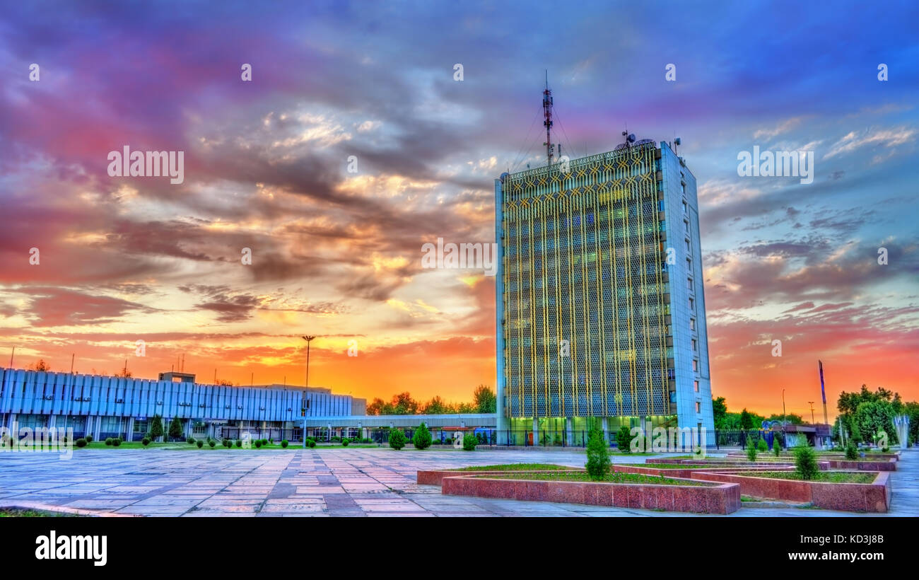 Uzbekistan government building hi-res stock photography and images - Alamy