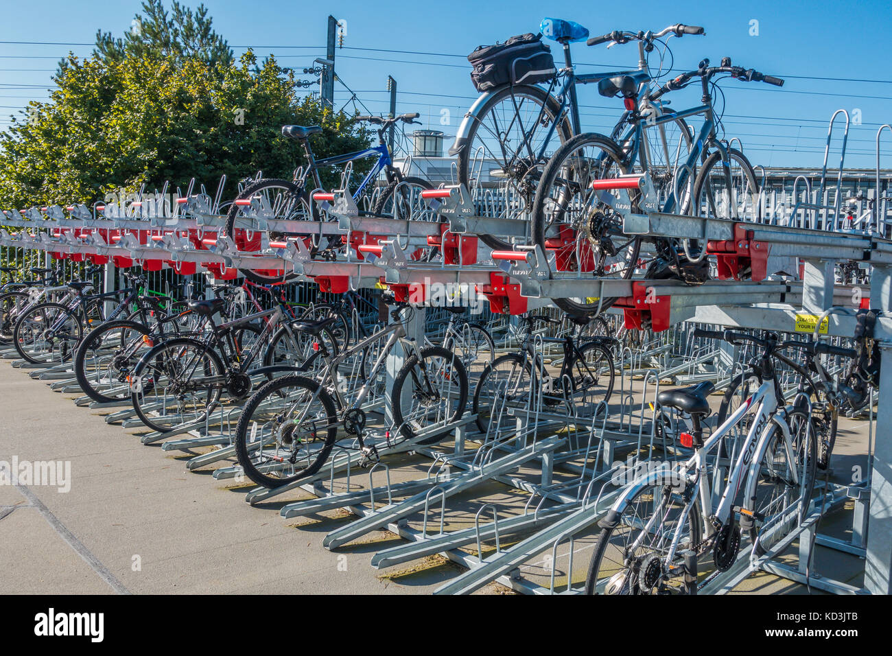 Cycle storage hi-res stock photography and images - Alamy