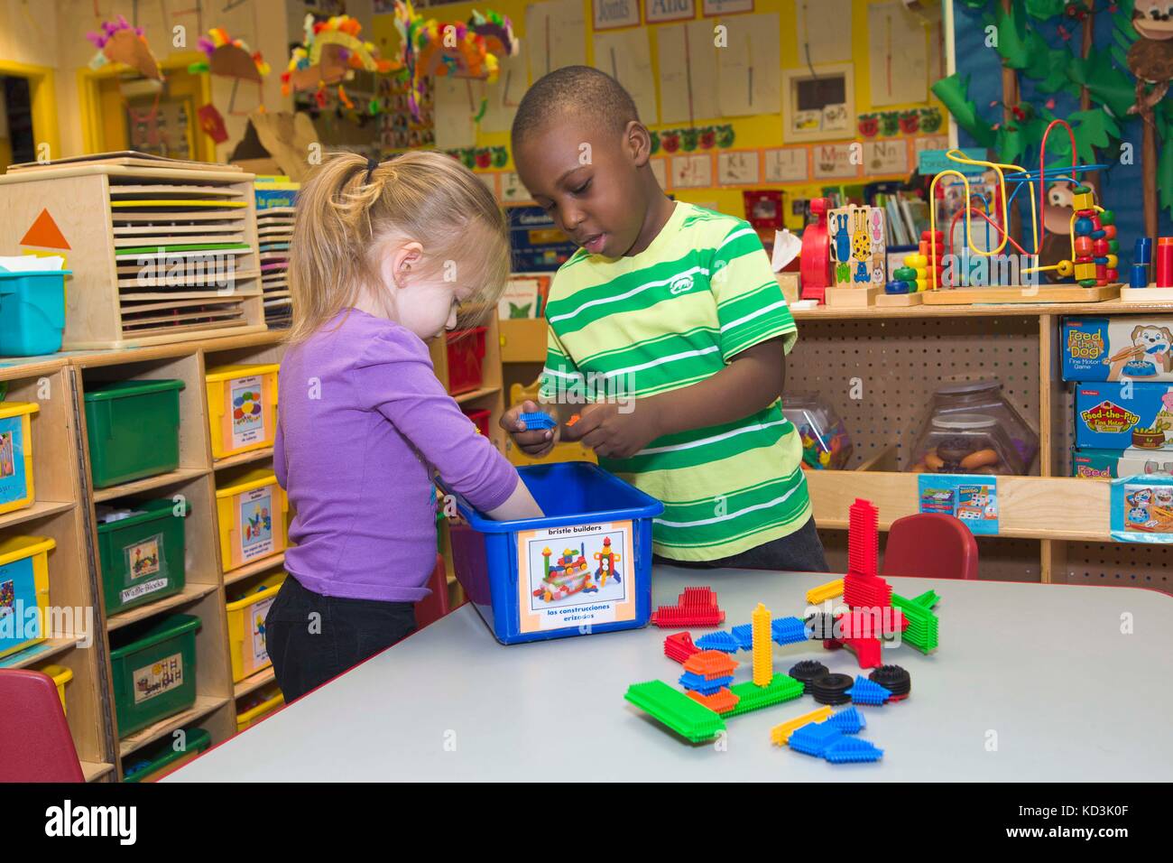 Kindergarten school children classroom hi-res stock photography and ...