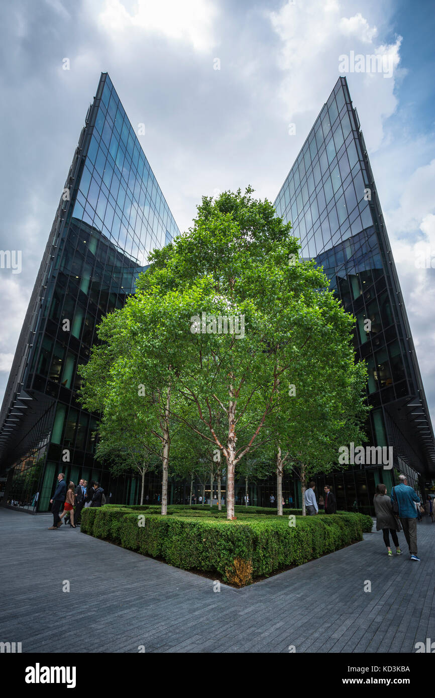 Pricewaterhousecoopers building hi-res stock photography and images - Alamy