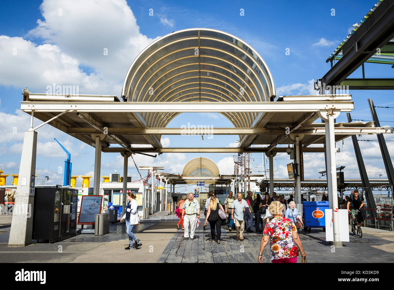 Oostende railway station hi-res stock photography and images - Alamy