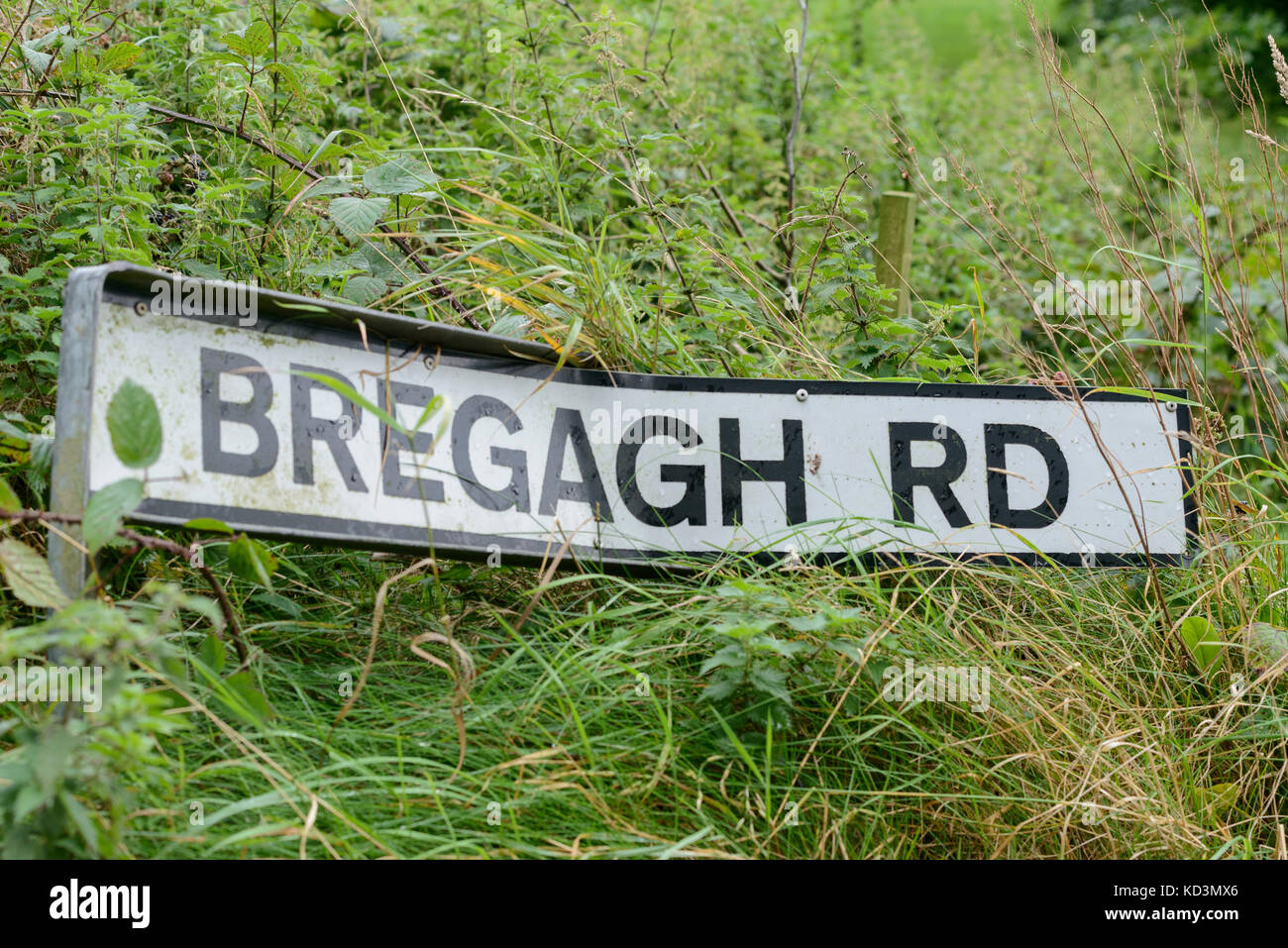 Damaged road sign hi-res stock photography and images - Alamy