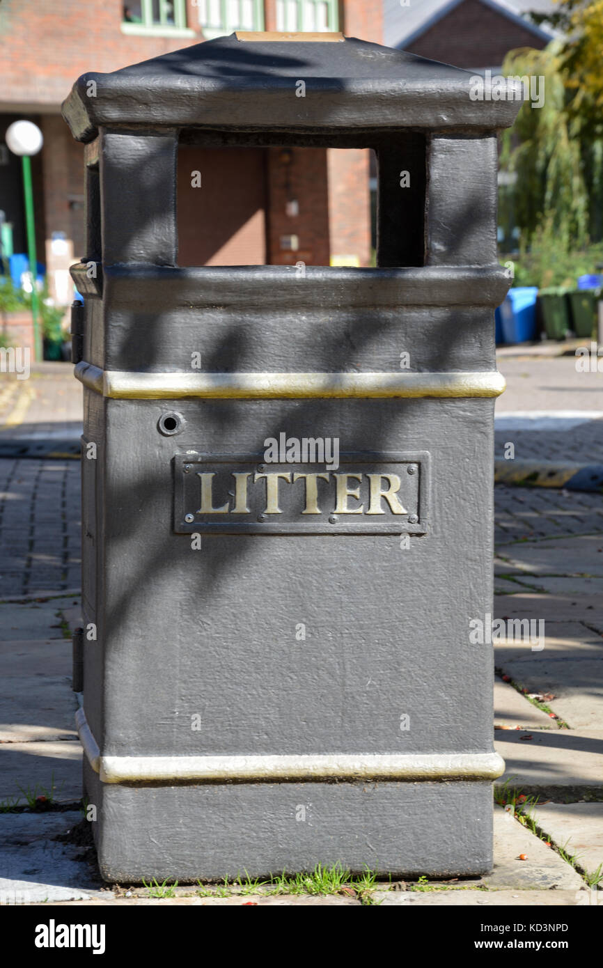 Old litter bin hi-res stock photography and images - Alamy