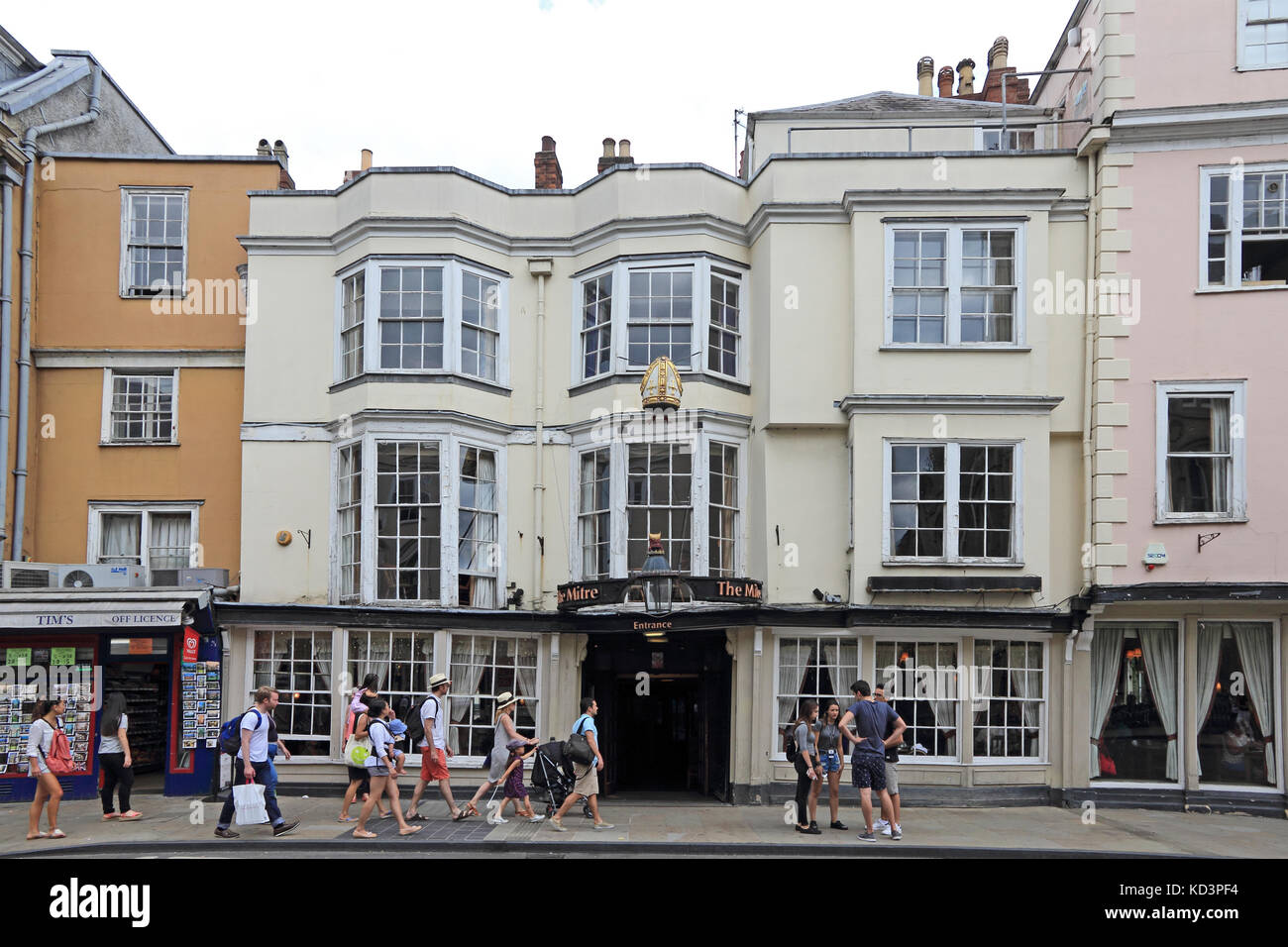 The mitre public house hi-res stock photography and images - Alamy