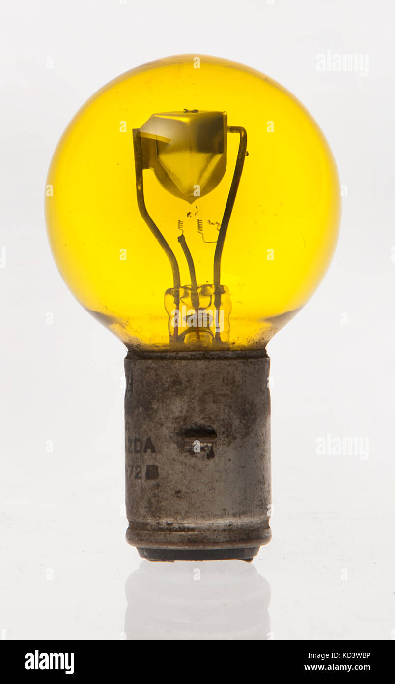 Double element dipping headlamp bulb Stock Photo - Alamy