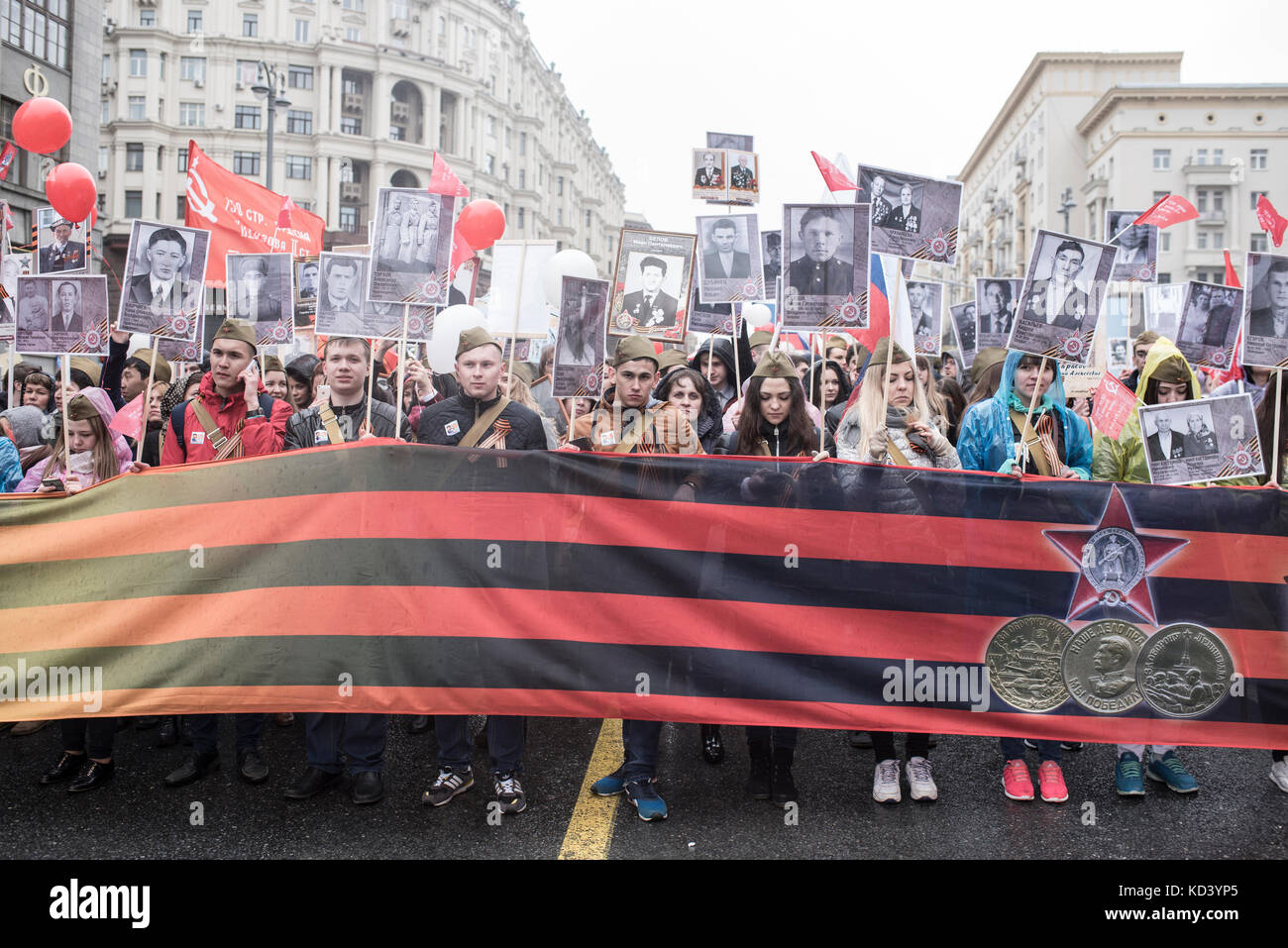 The 9 of May, thousands people from Moscow and around come into the ...