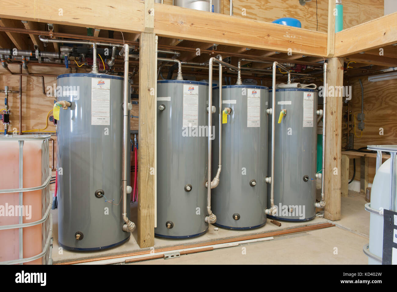 Water tanks hi-res stock photography and images - Alamy