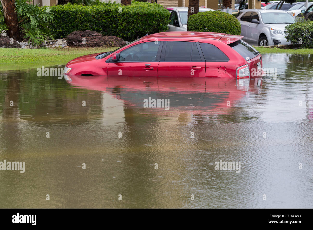 Car submerged floods hi-res stock photography and images - Alamy