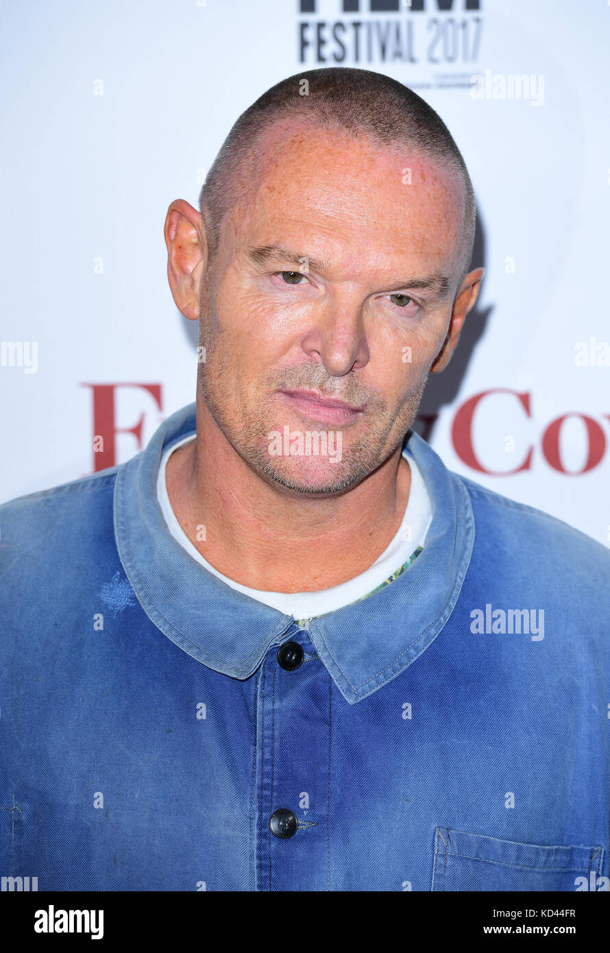 Funny cow premiere hi-res stock photography and images - Alamy