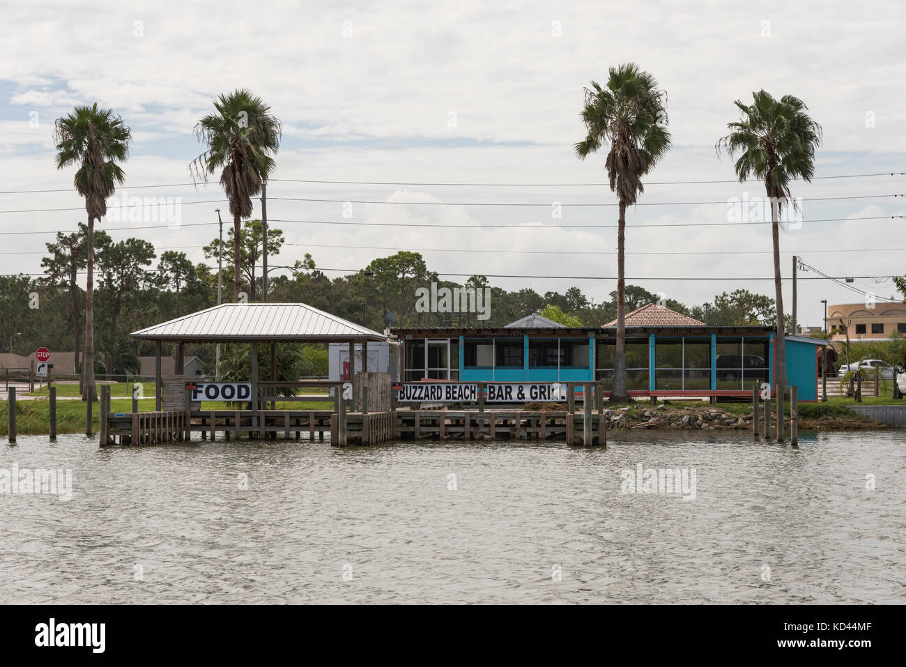 Buzzard Beach Bar & Grill Waterfront Dining on Lake Eustis, Florida USA ...