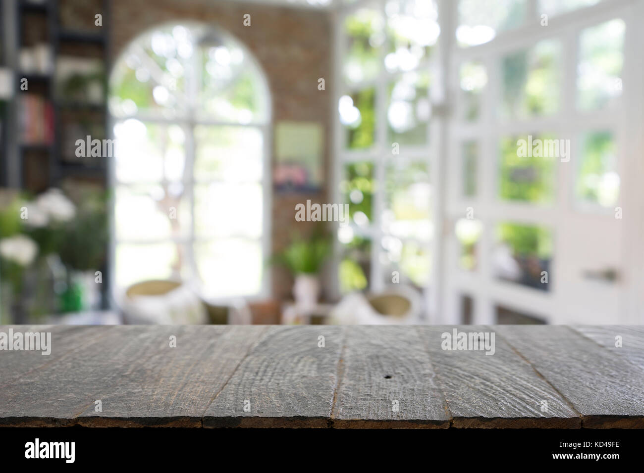 Coffee shop window hi-res stock photography and images - Alamy