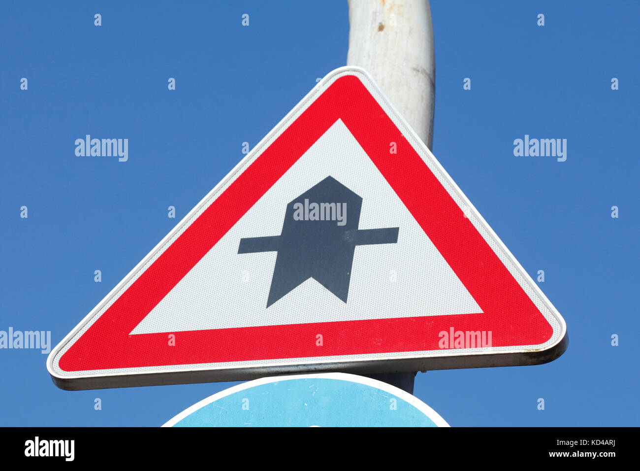 Priority traffic sign hi-res stock photography and images - Alamy