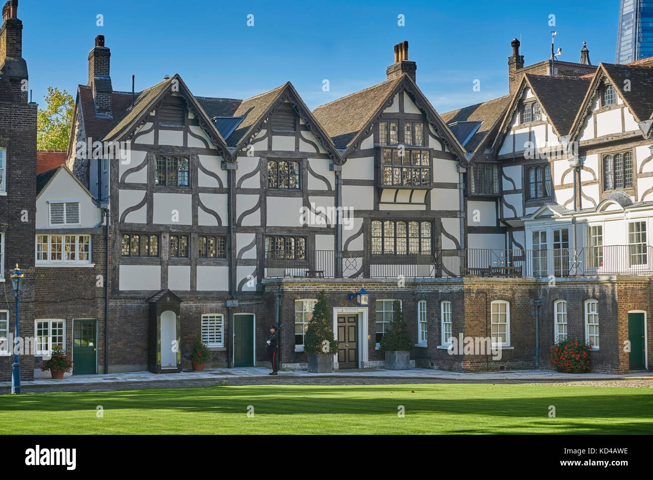 Tower green tower of london hi-res stock photography and images - Alamy
