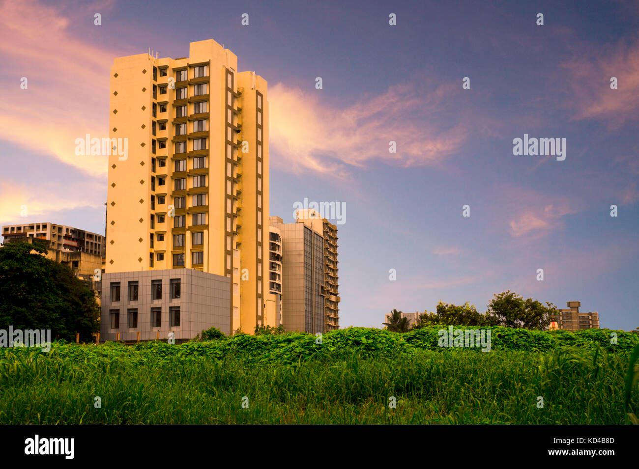 Real state building hi-res stock photography and images - Alamy