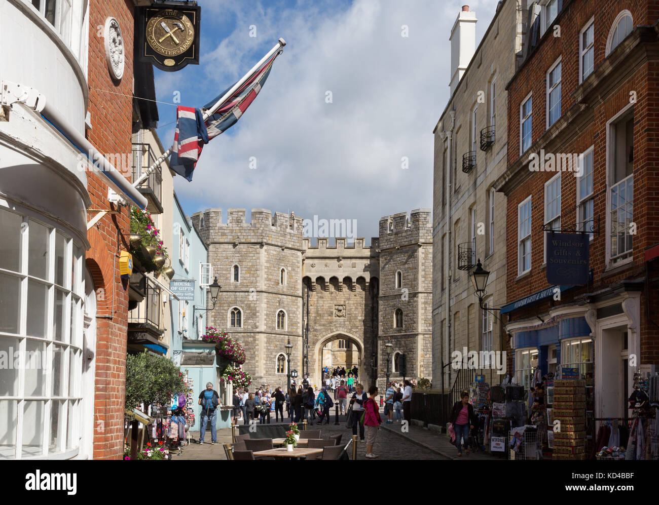 Windsor castle hi-res stock photography and images - Alamy