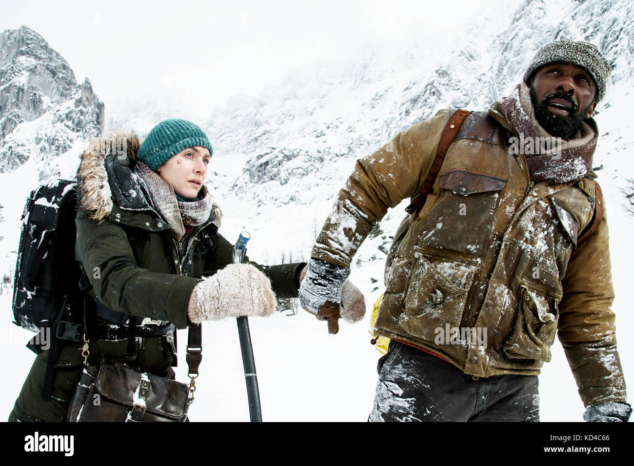 THE MOUNTAIN BETWEEN US, from left, Kate Winslet, Idris Elba, 2017. ph: Kimberly French. TM and ...