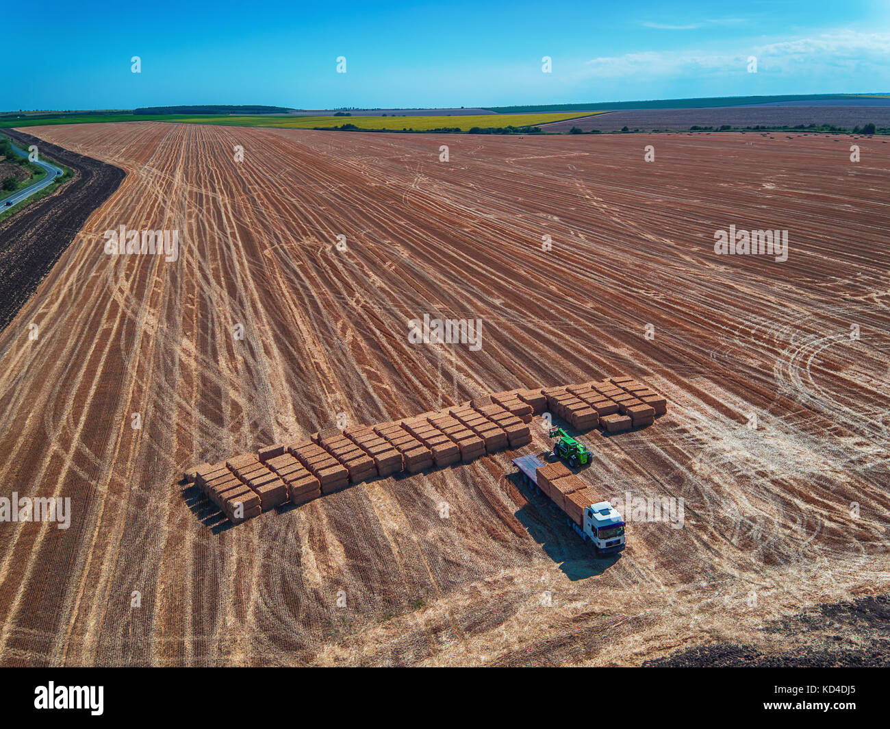 Aerial farm landscape hay bales hi-res stock photography and images - Alamy
