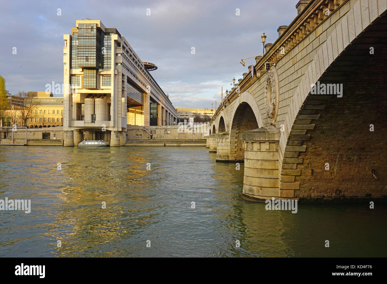 The headquarters of the French Ministry of Finance and Economy in the ...
