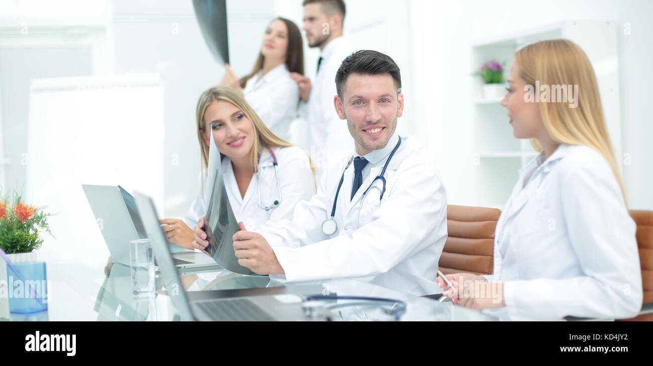 group of medical workers working together in hospital Stock Photo - Alamy