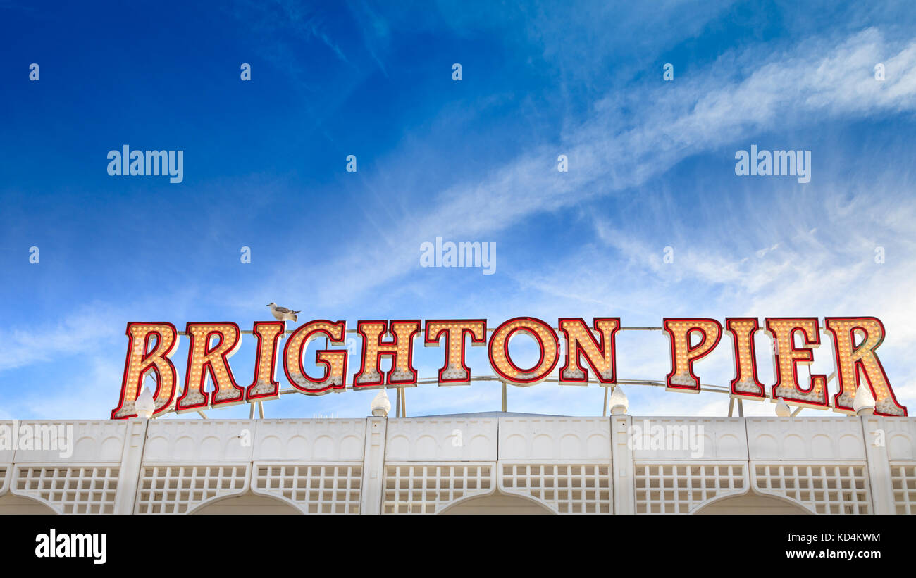 The pier sign hi-res stock photography and images - Alamy