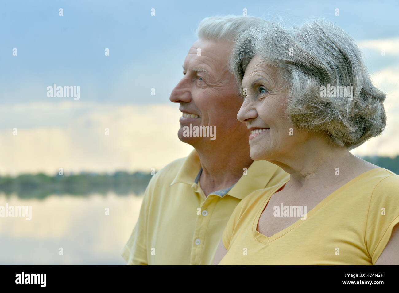 elderly couple rest at tropical resort Stock Photo - Alamy