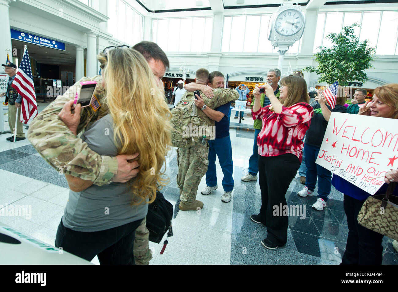 U.S. Army Soldiers, assigned to the South Carolina Army National Guard ...