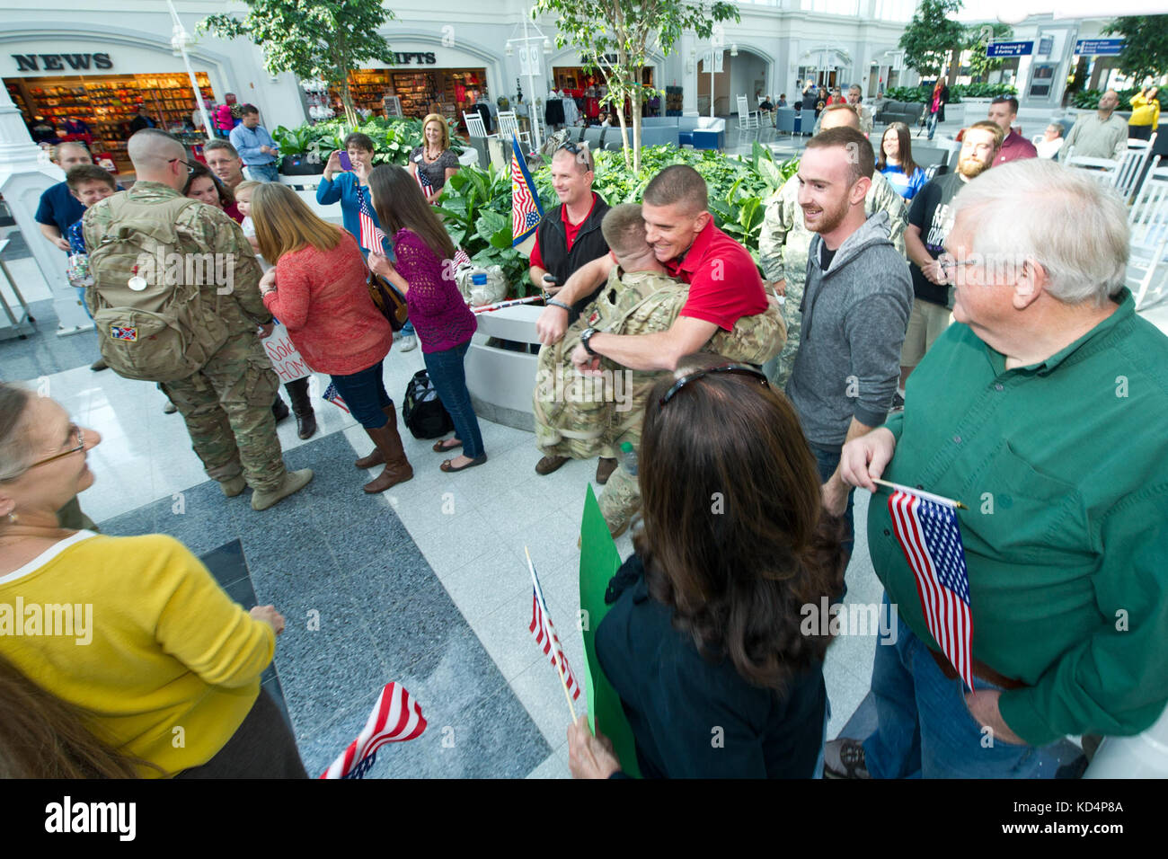 U.S. Army Soldiers, assigned to the South Carolina Army National Guard ...