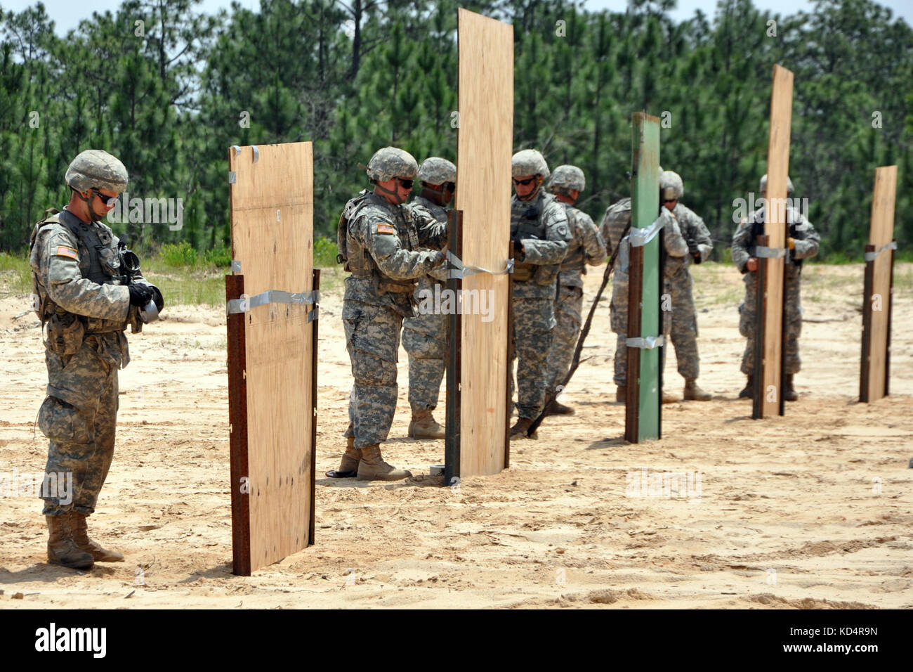 U.S. Army Soldiers with the 1222nd Engineer Company (Sapper), S.C. Army ...