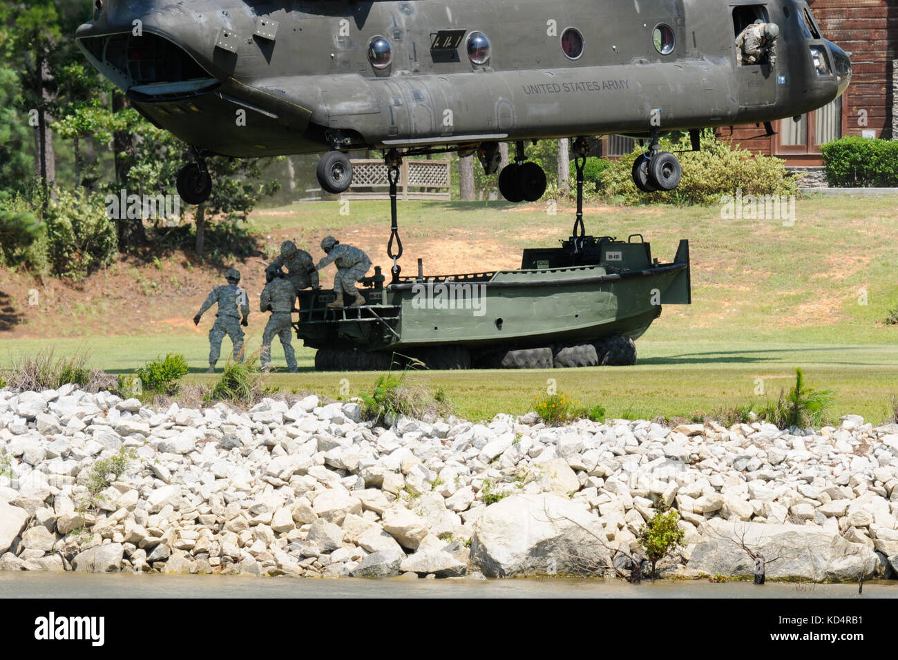 Engineers from the South Carolina Army National Guard’s 125th Multi ...
