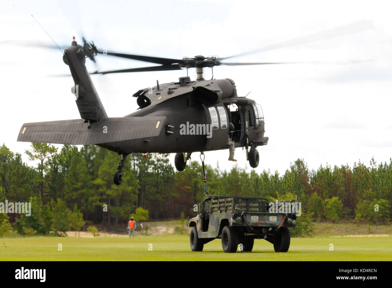U.S. Army Soldiers with the 351st Aviation Support Battalion, S.C. Army ...