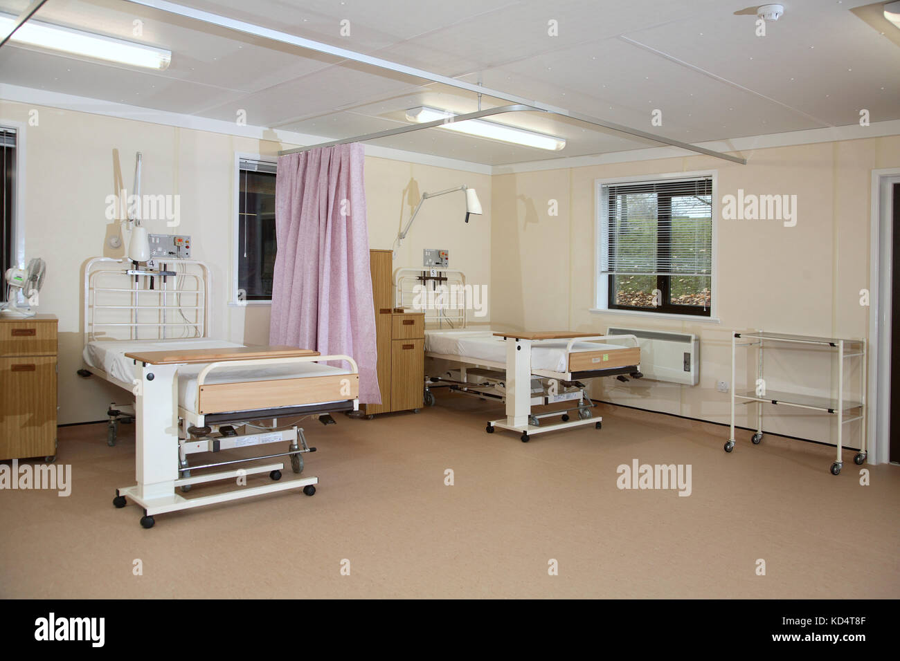 New Hospital Ward Uk Stock Photos & New Hospital Ward Uk Stock Images ...