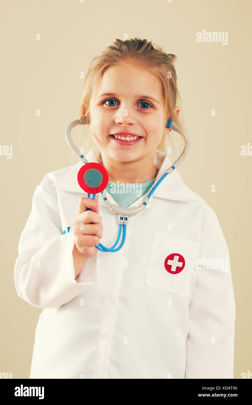 Kid doctor hi-res stock photography and images - Alamy