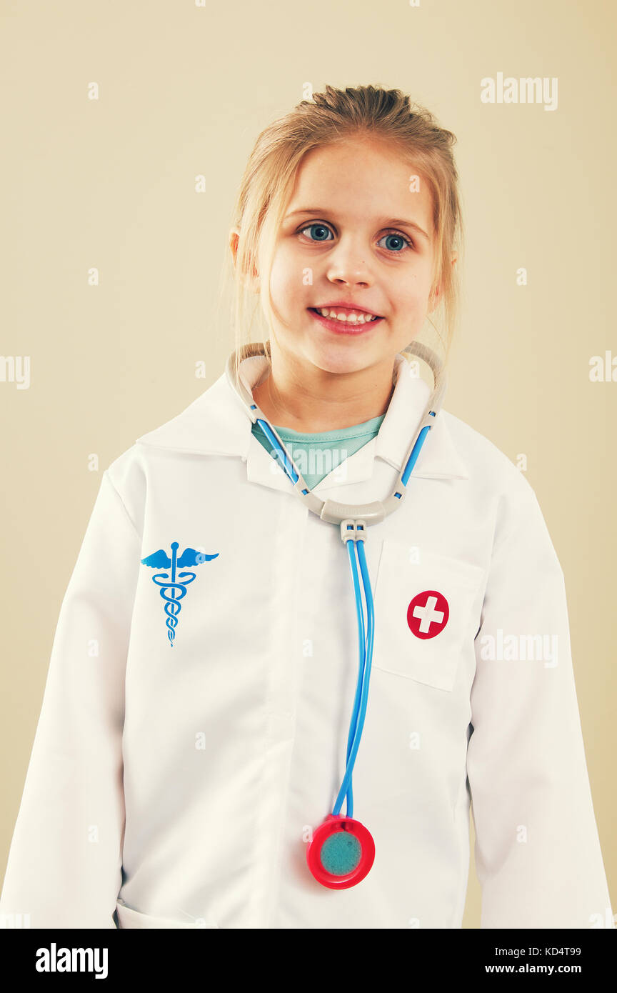 Kid doctor hi-res stock photography and images - Alamy
