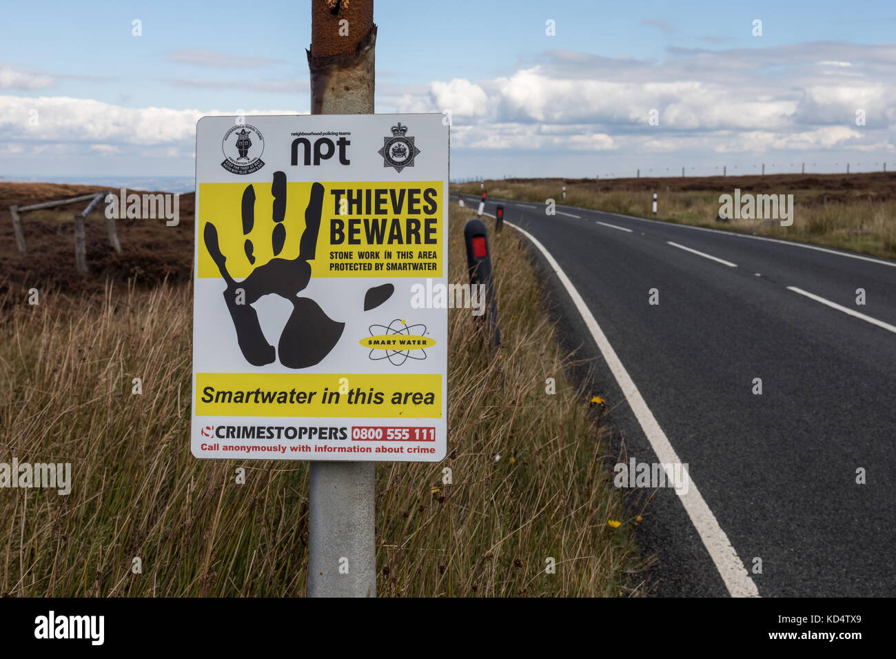 Smartwater sign hi-res stock photography and images - Alamy