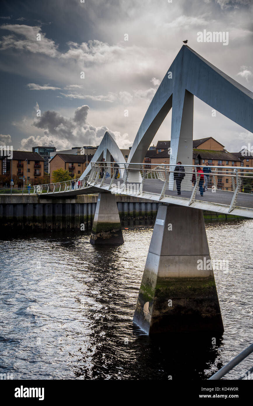 Tradeston footbridge hi-res stock photography and images - Alamy