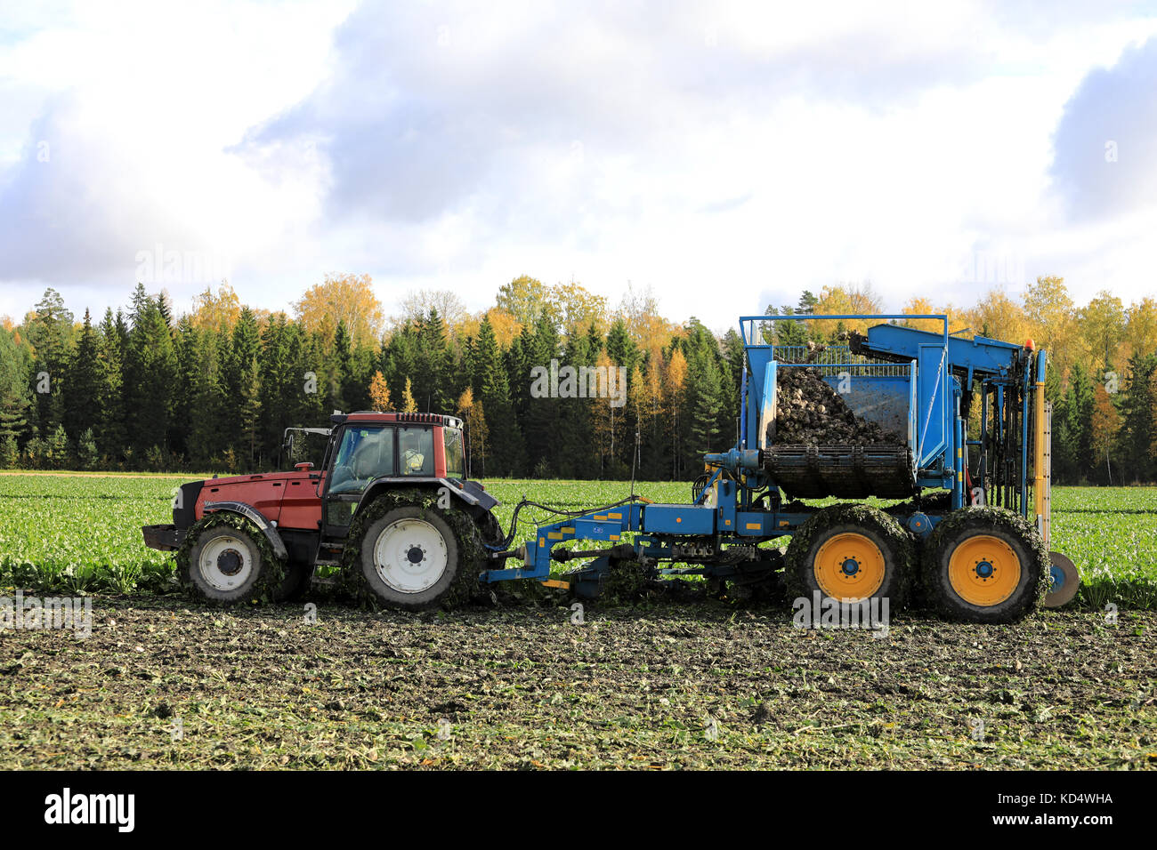 Tractor agricultural equipment valtra hi-res stock photography and ...