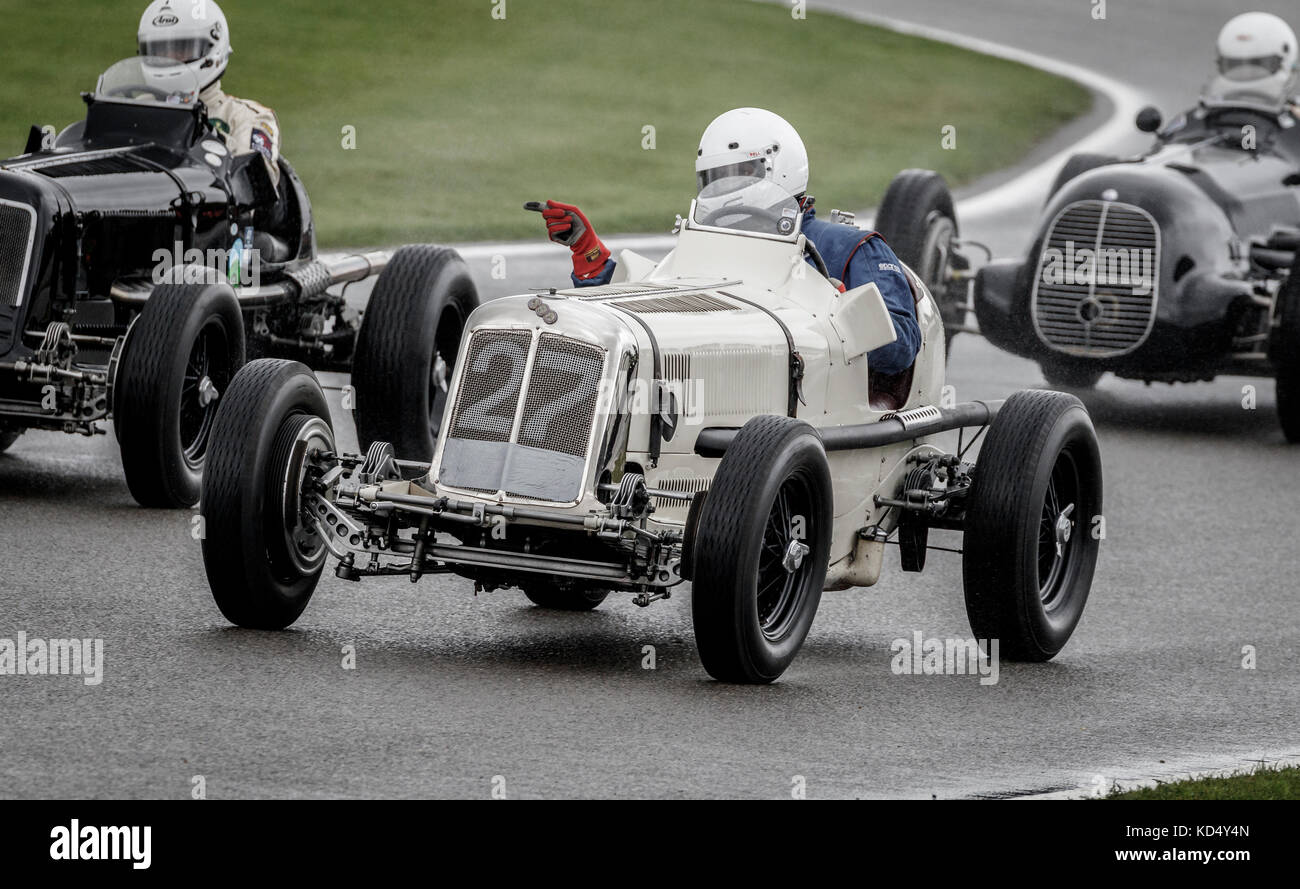Julian Wilton in the 1936 ERA B-Type R7B indicates the side for others ...