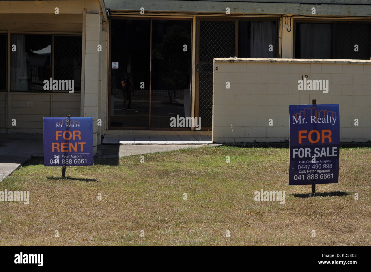 Real estate sign sale australia hi-res stock photography and images - Alamy