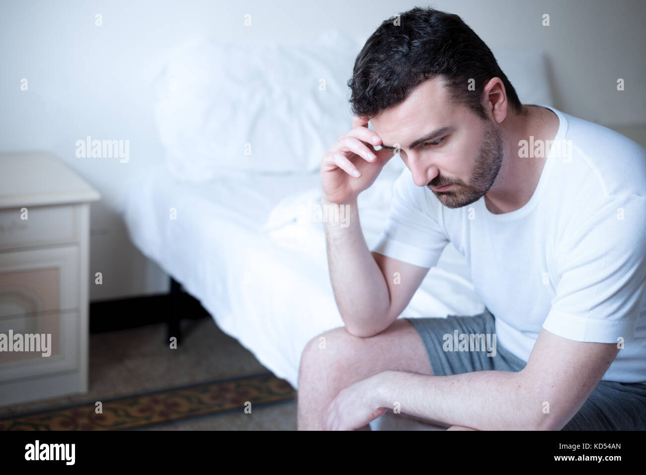 Headache man hi-res stock photography and images - Alamy