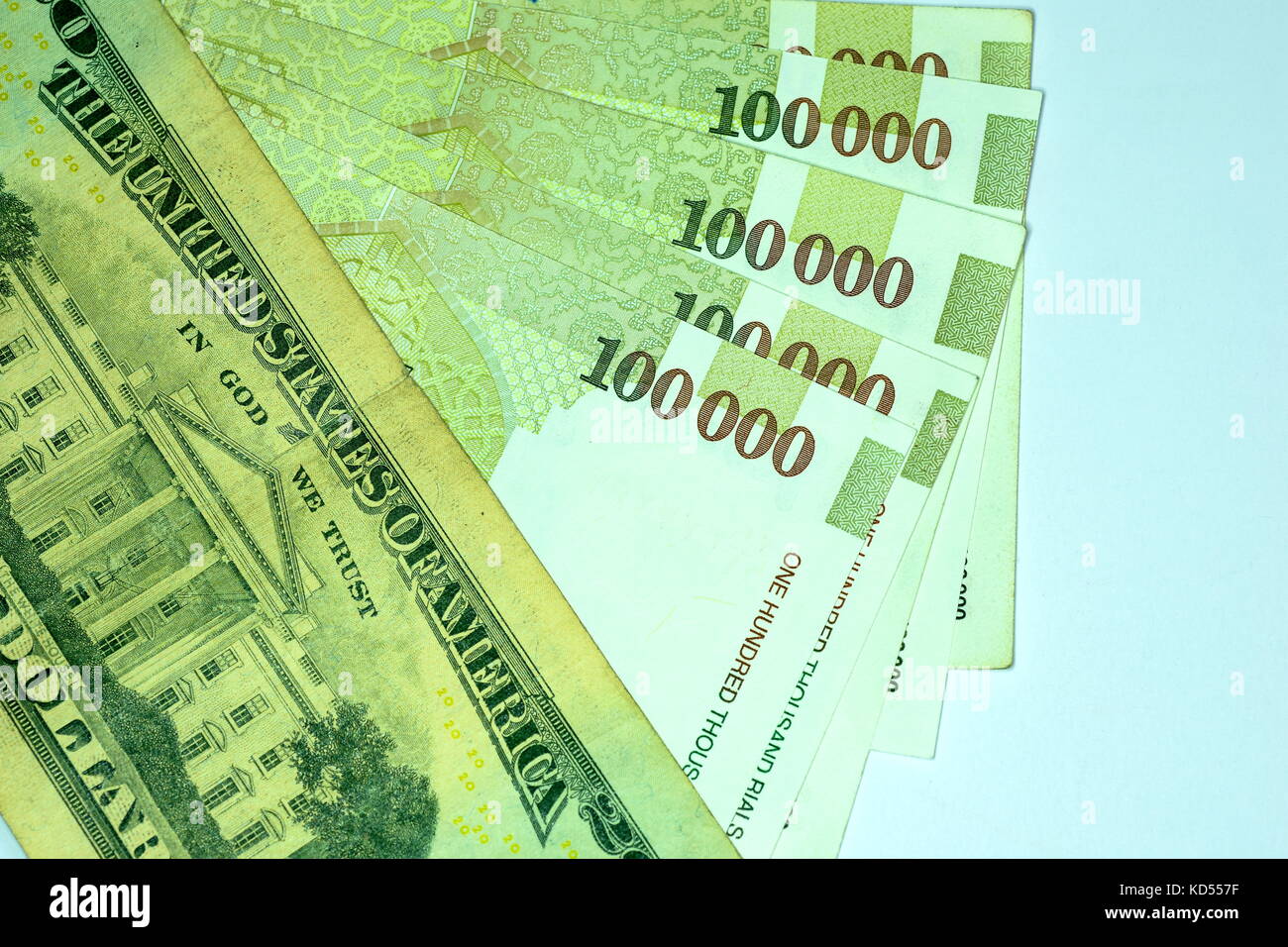 Close up Banknote and Currency Bills and Coins Stock Photo - Alamy