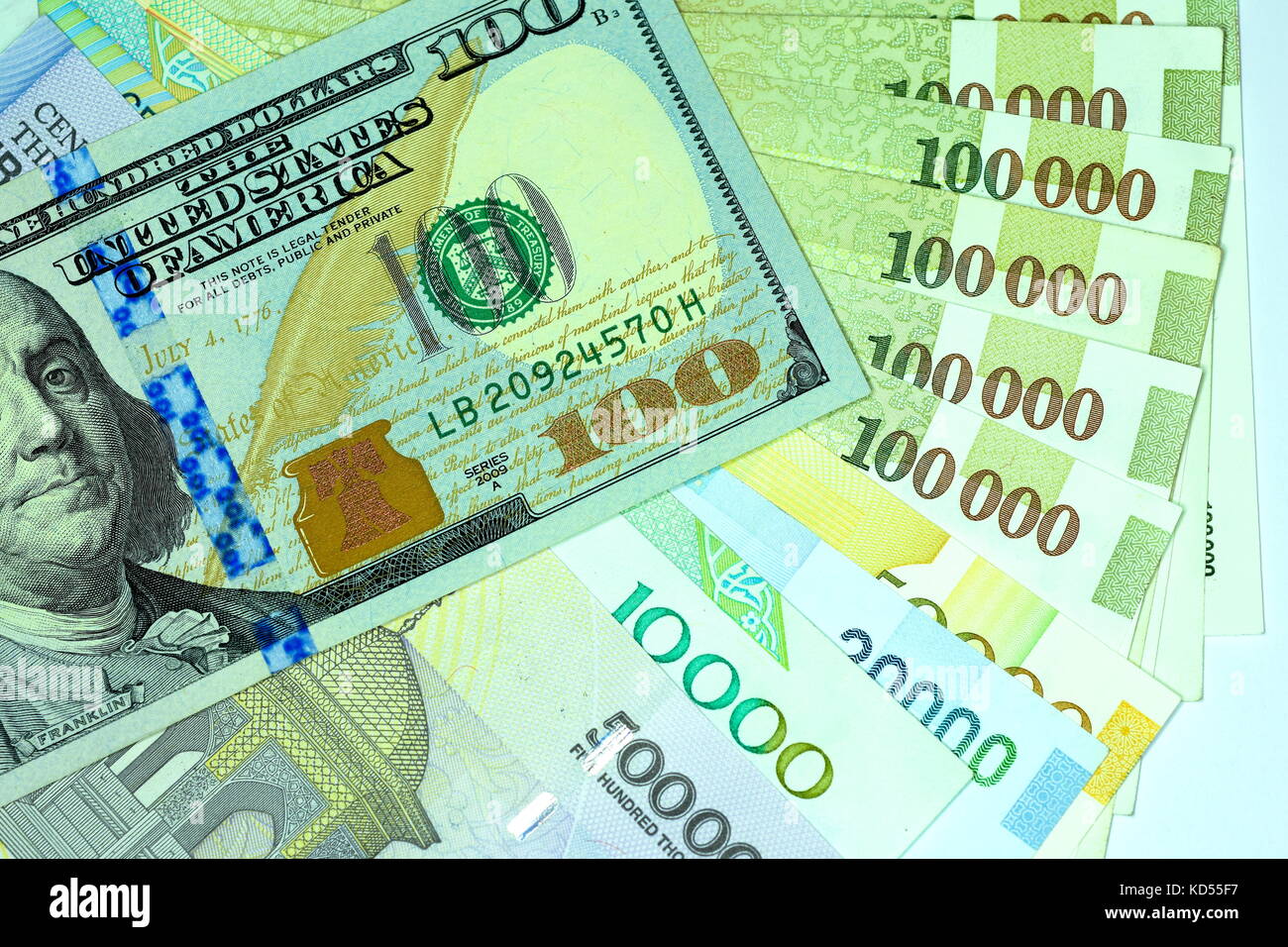 Close up Banknote and Currency Bills and Coins Stock Photo - Alamy