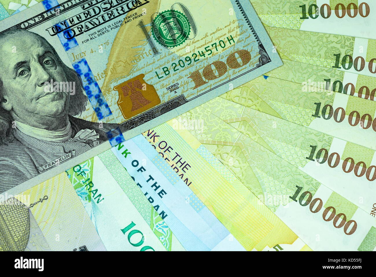 Close up Banknote and Currency Bills and Coins Stock Photo - Alamy