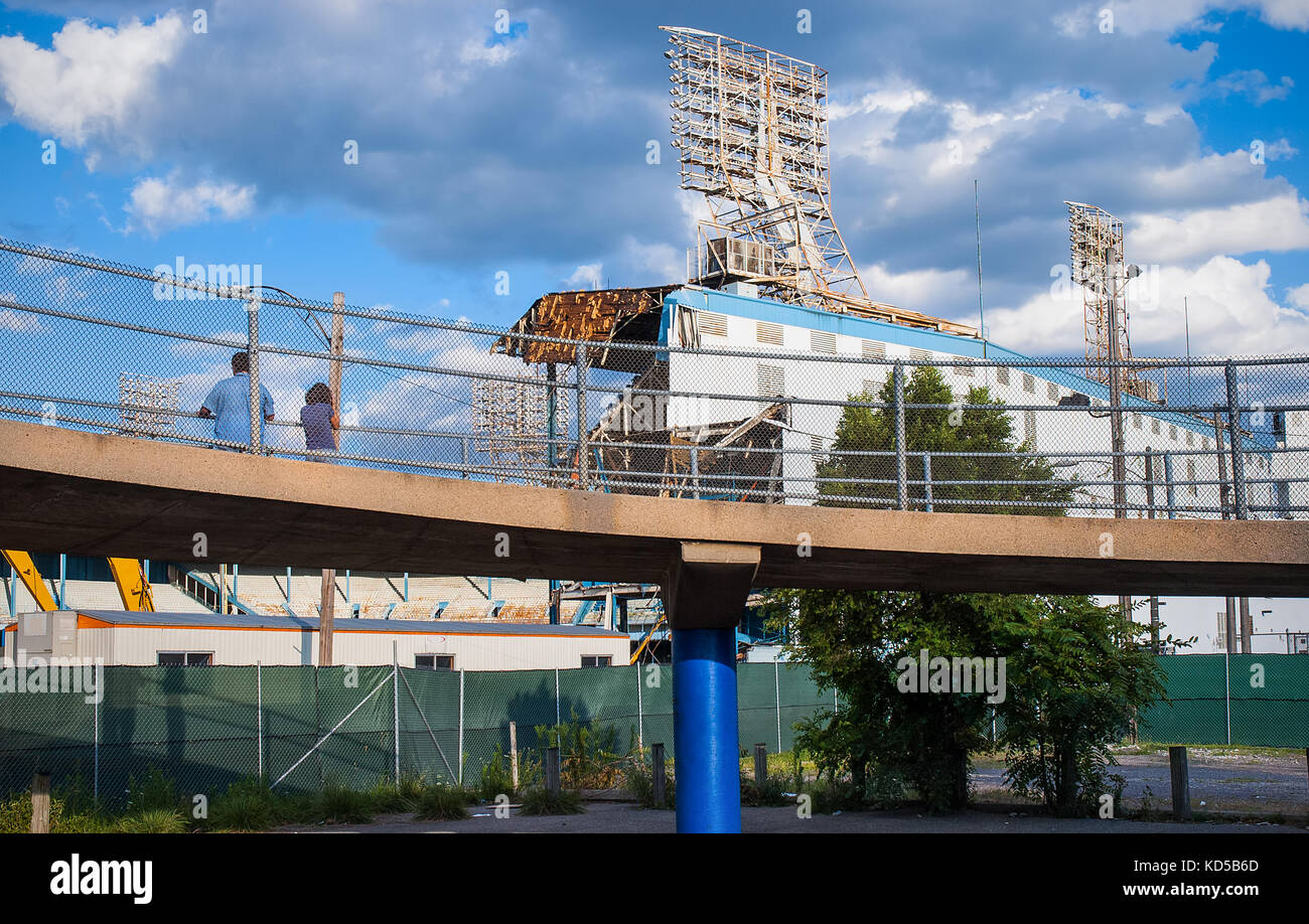 Fans saying goodbye to old tiger stadium from walkbridge Stock Photo ...