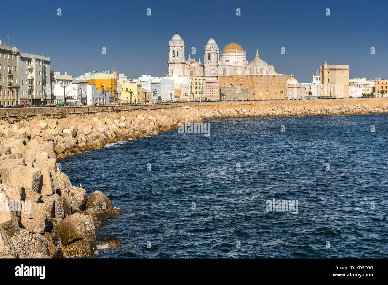 The waterfront in the Spanish city of Cadiz Stock Photo - Alamy