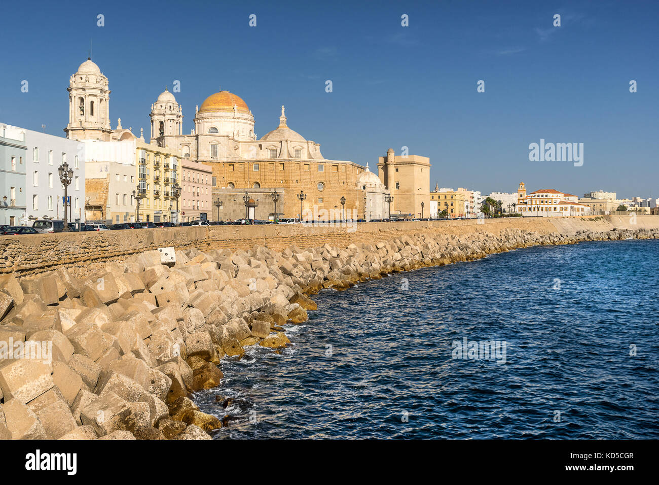 The waterfront in the Spanish city of Cadiz Stock Photo - Alamy