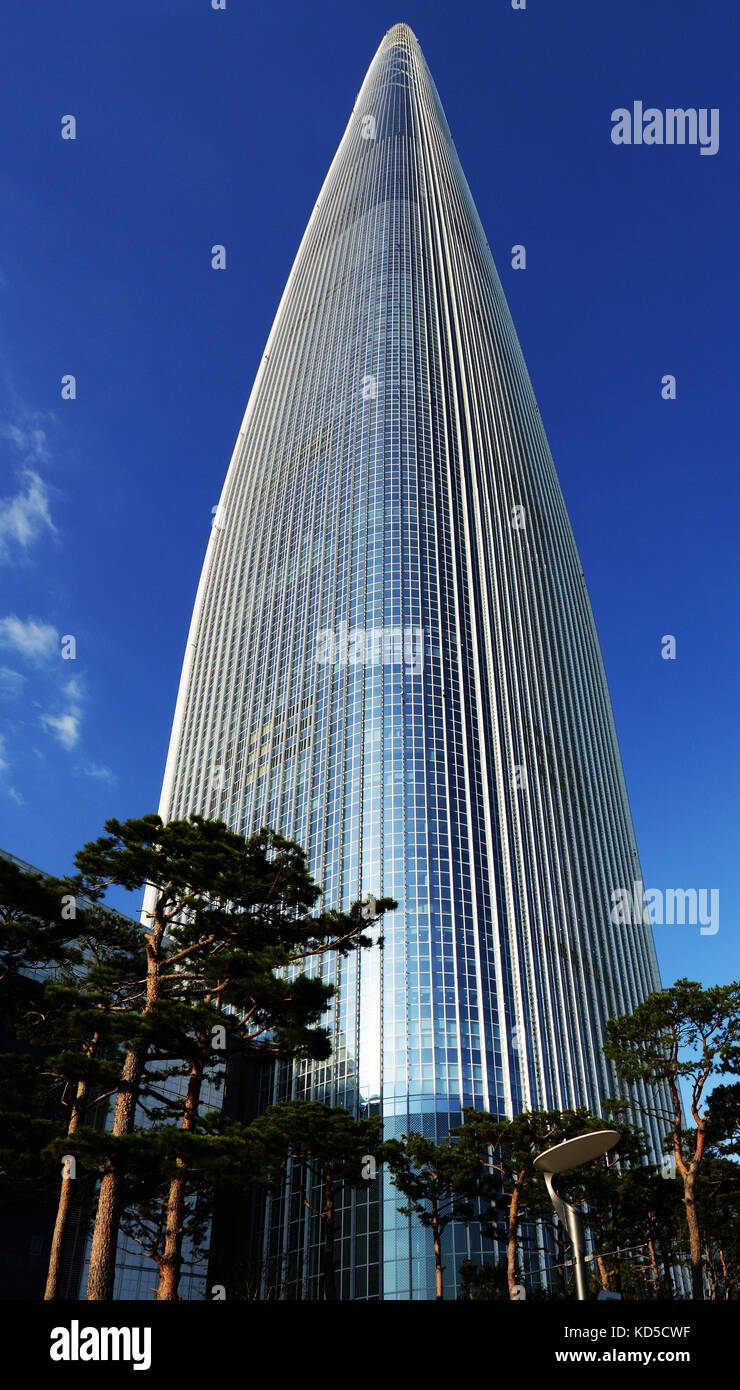 Lotte world tower hi-res stock photography and images - Alamy